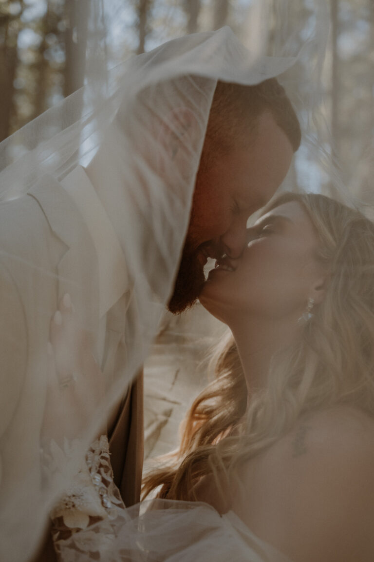 Tenaya Lake Yosemite Elopement | Brooke & Shawn - storybkphotography.com